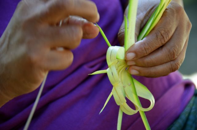 A Lesson in Making Balinese Canang Sari – Travels with Tricia
