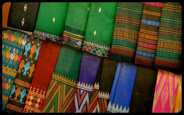 The Ubiquitous Laotian Sinh, or Skirt – Travels with Tricia