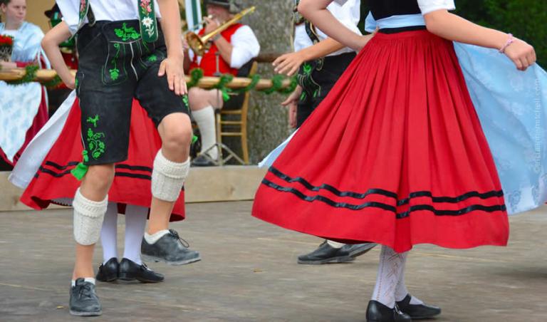 Slap Happy: Dancing the Schuhplattler in Bavaria – Travels with Tricia